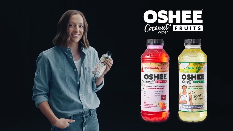 Wystartowała kampania OSHEE Vitamin Water z udziałem Igy Świątek ...